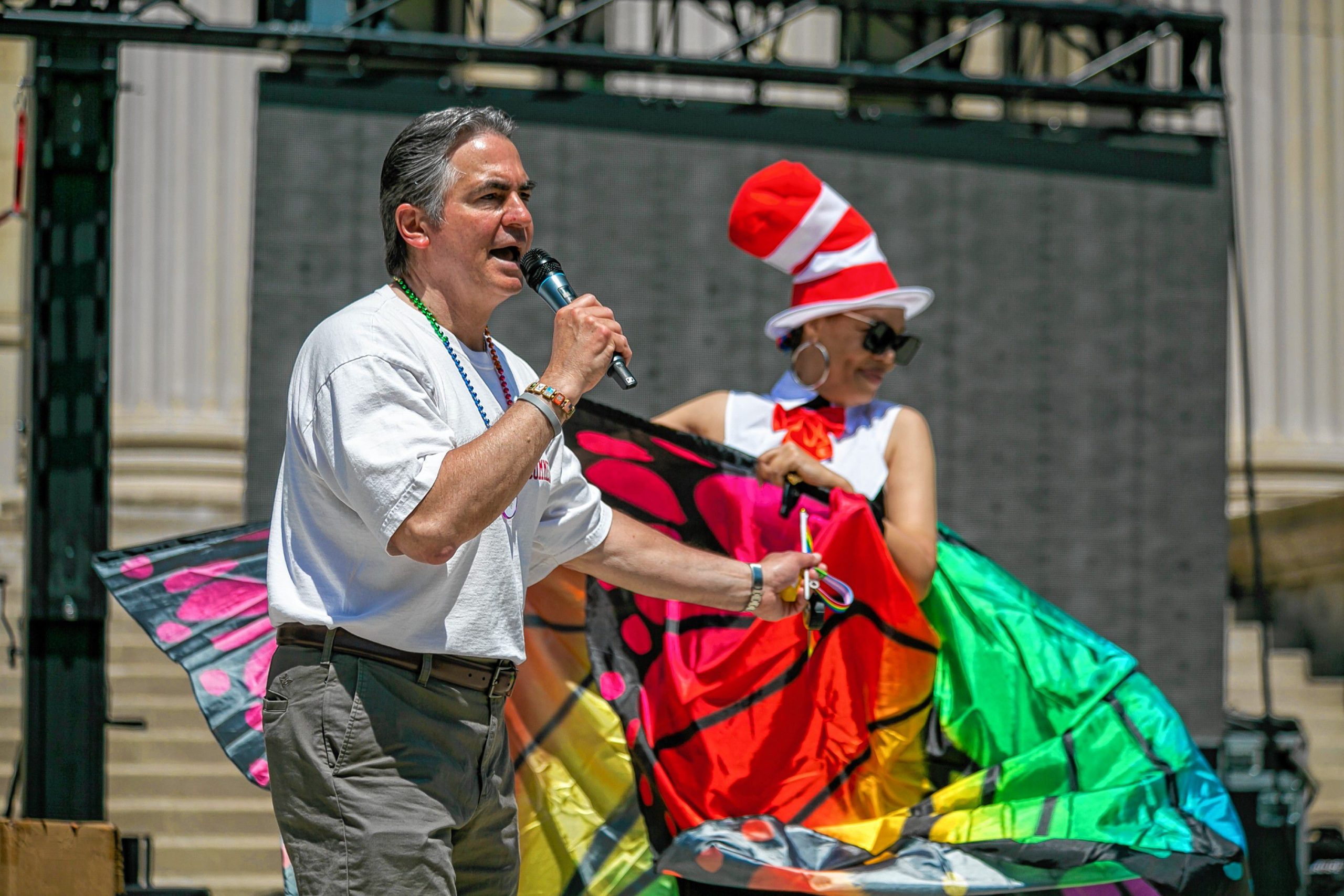 Springfield Mayor Domenic Sarno greets the crowd during the inau ⋆ ...